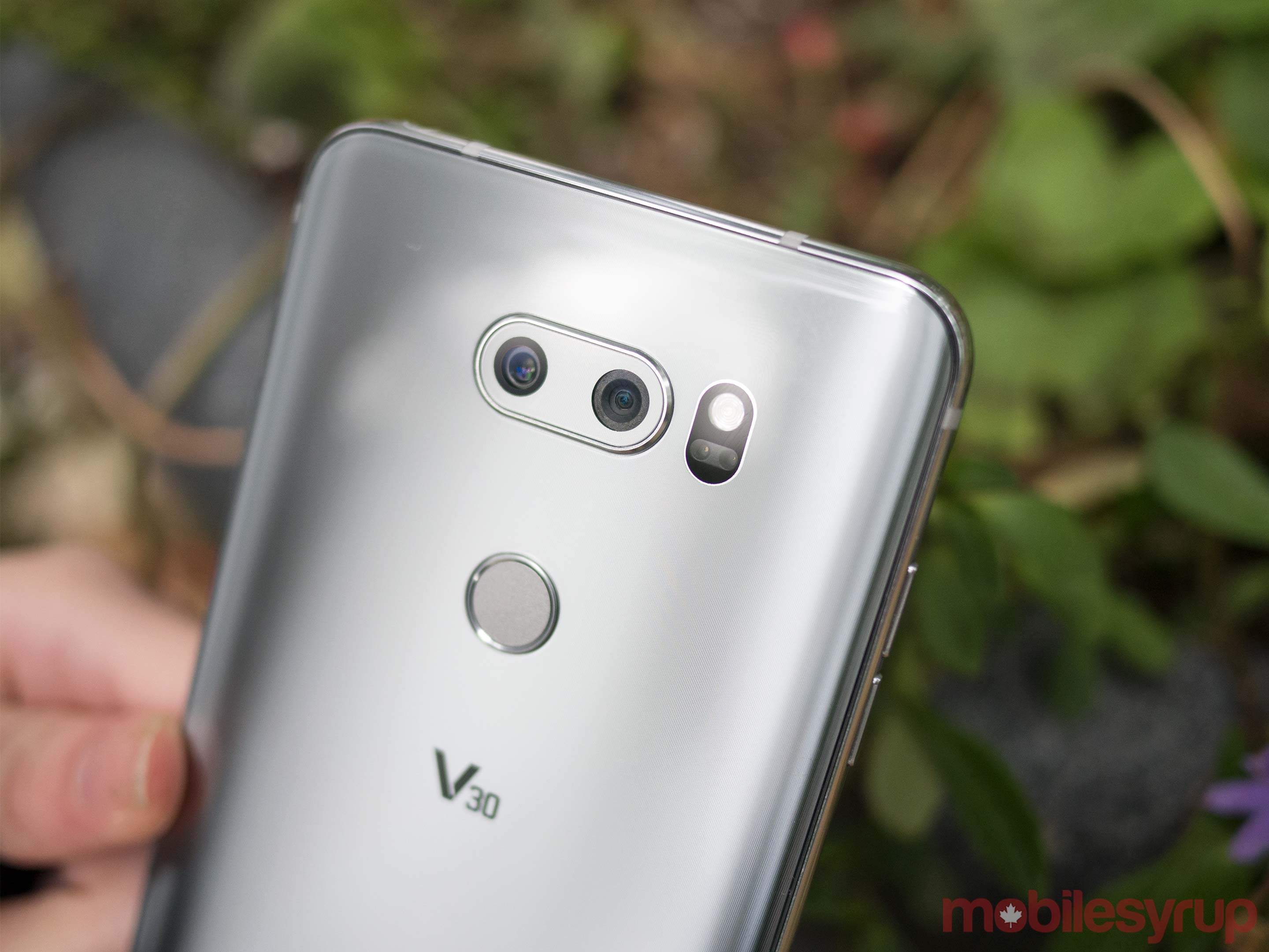 LG V30 to launch in Canada on October 20