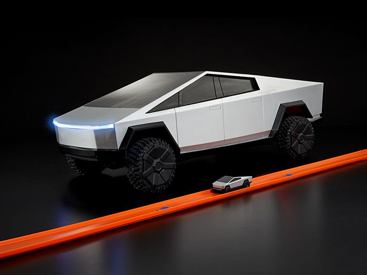 There are now two remote-controlled Cybertruck Hot Wheels cars