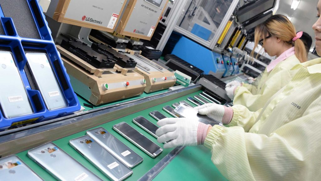 Smartphone production dropping around the world for the foreseeable ...