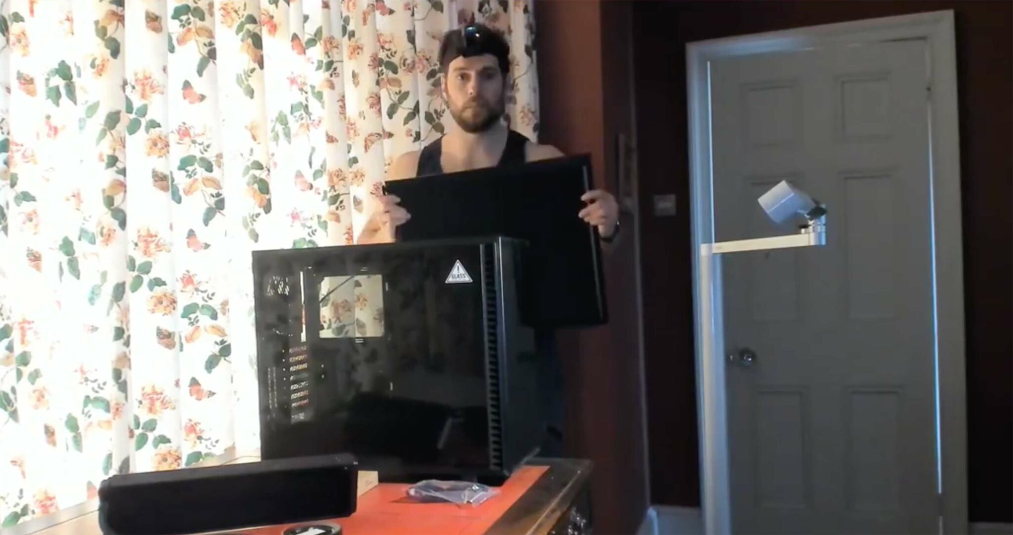 Here's a five-minute video of Henry Cavill building a gaming PC