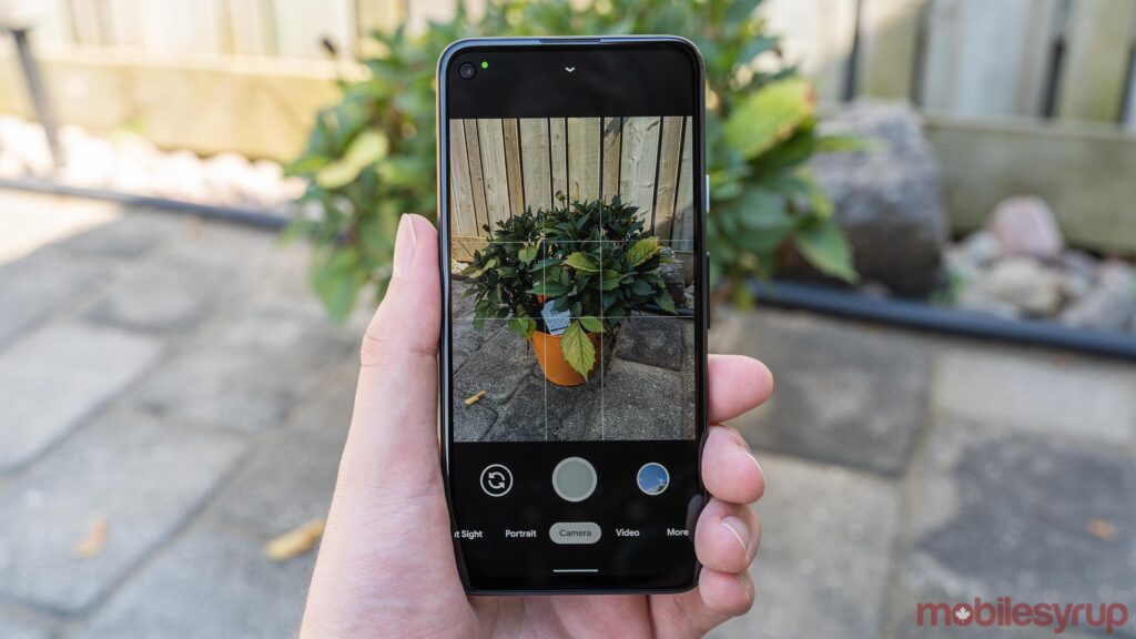 Google Camera app has a hidden zoom slider for one-handed zooming