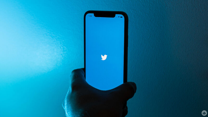 Musk suspends Ye from Twitter for posting a swastika