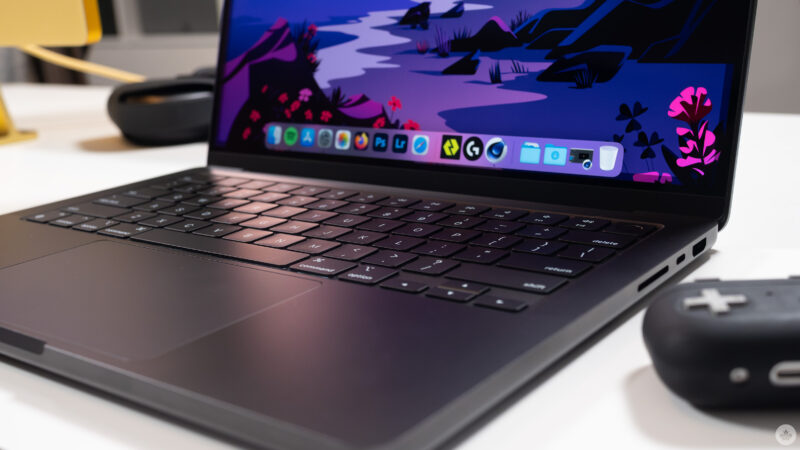 Apple thinks 8GB of RAM in the M3 MacBook Pro is equivalent to 16GB in ...