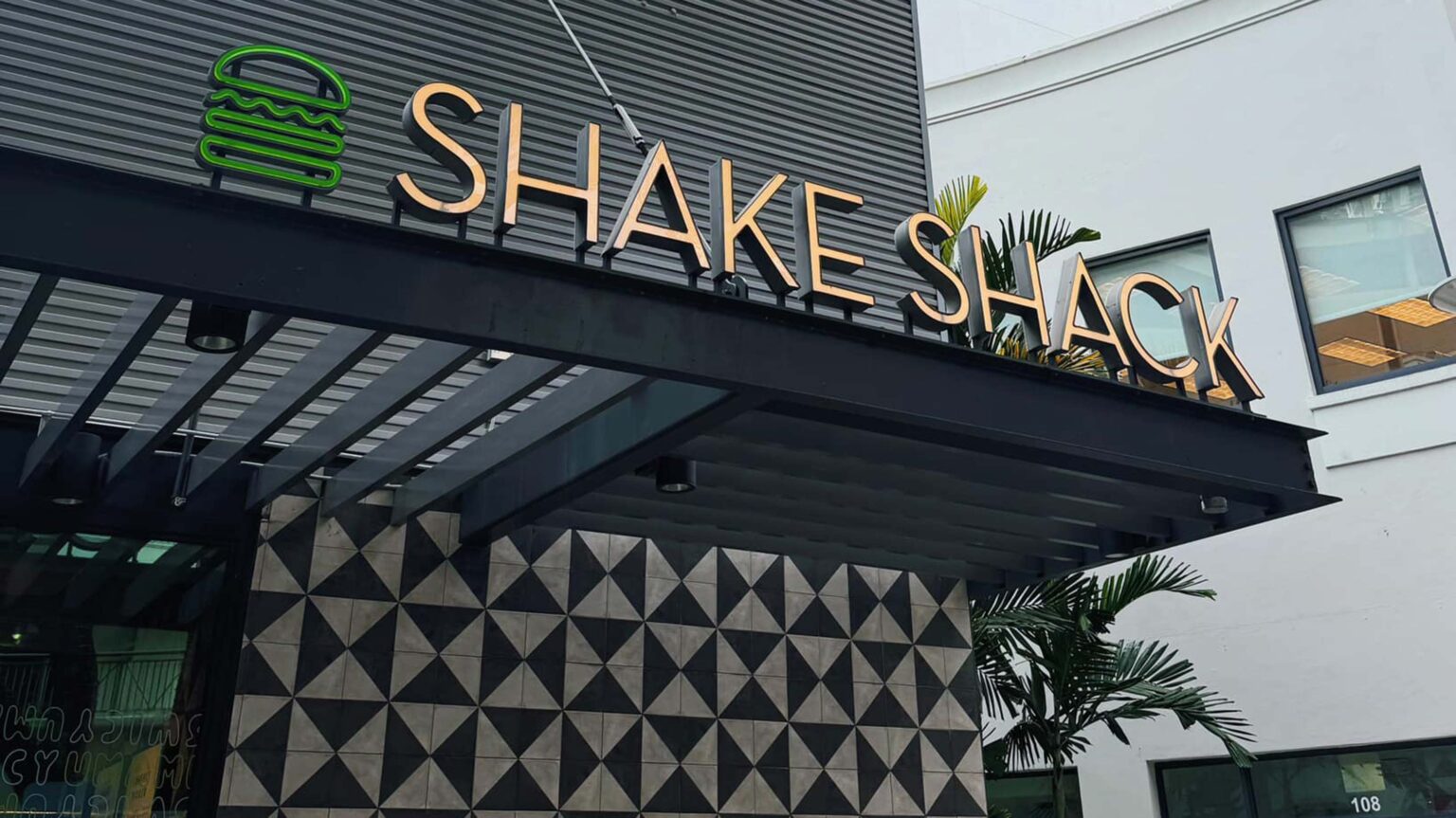 Shake Shack finally opens in Canada this summer with exclusives like ...