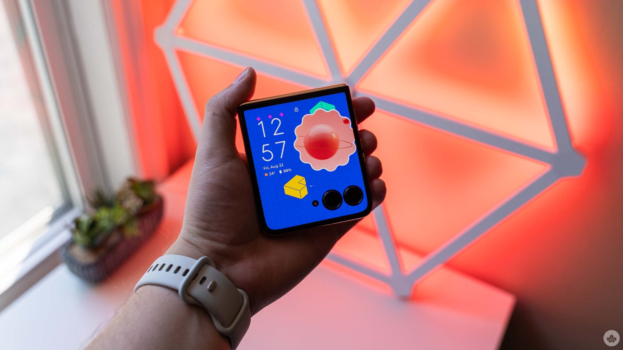 Motorola's continued New Year's deals: up to $500 the Razr family and more