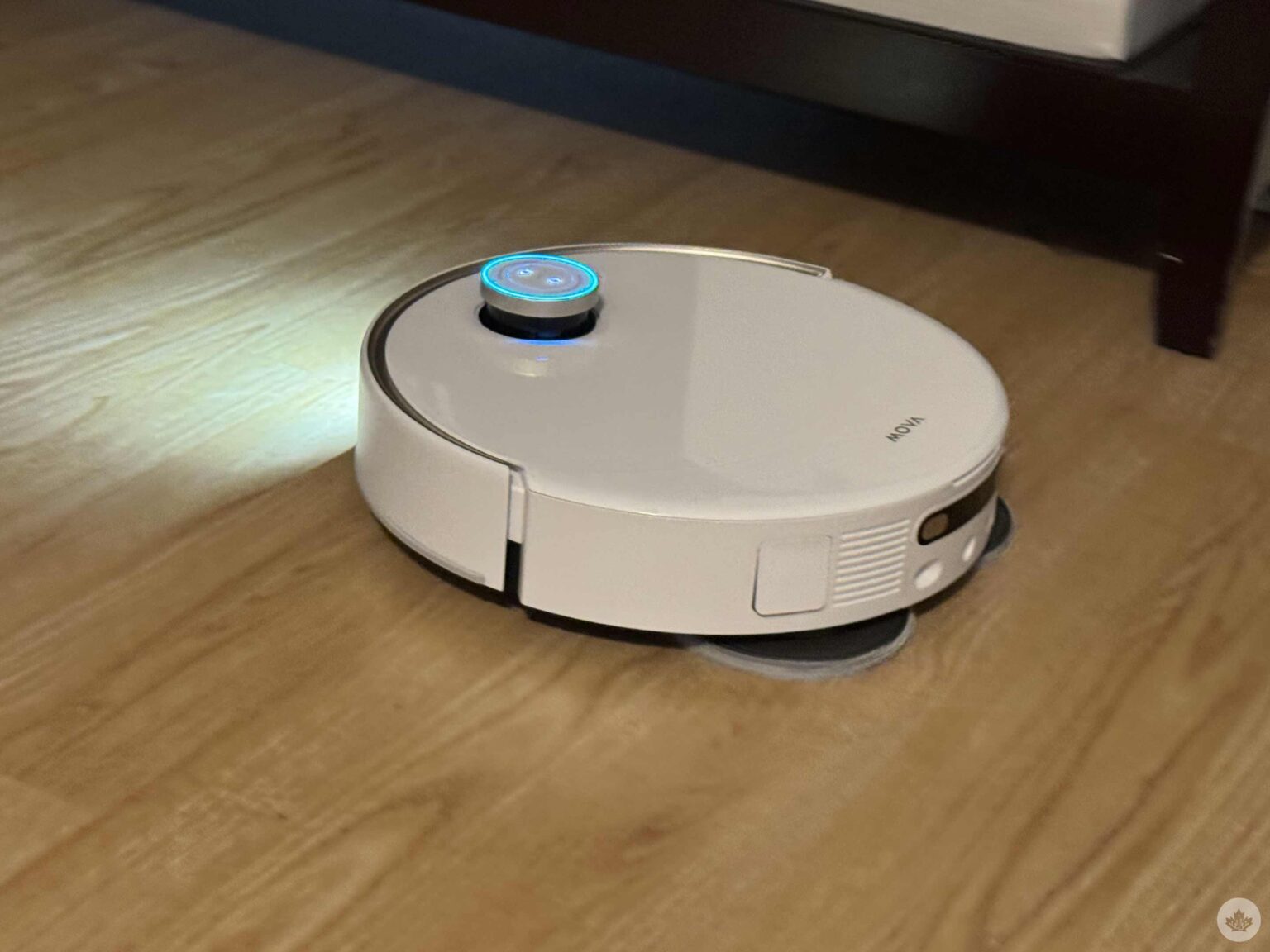 Mova V50 Ultra Complete robot vacuum is a handy 2-in-1 beast