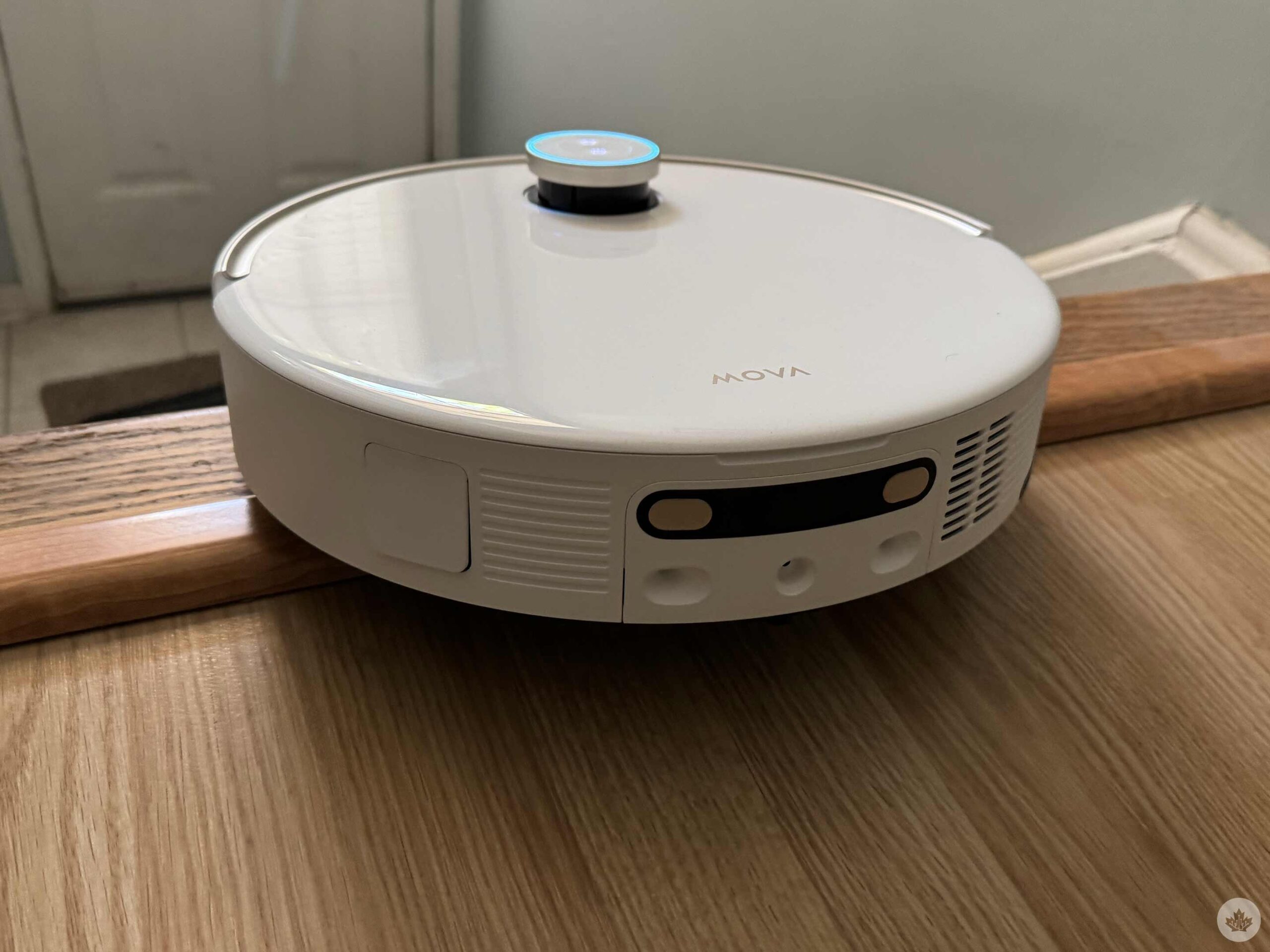 Mova V50 Ultra Complete robot vacuum is a handy 2-in-1 beast