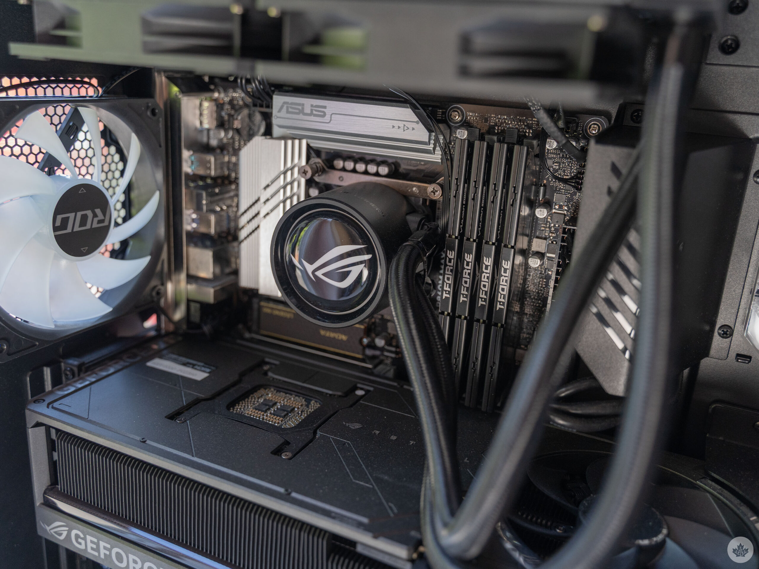Asus' excellent ROG G700 gaming desktop changed my mind on prebuilt PCs