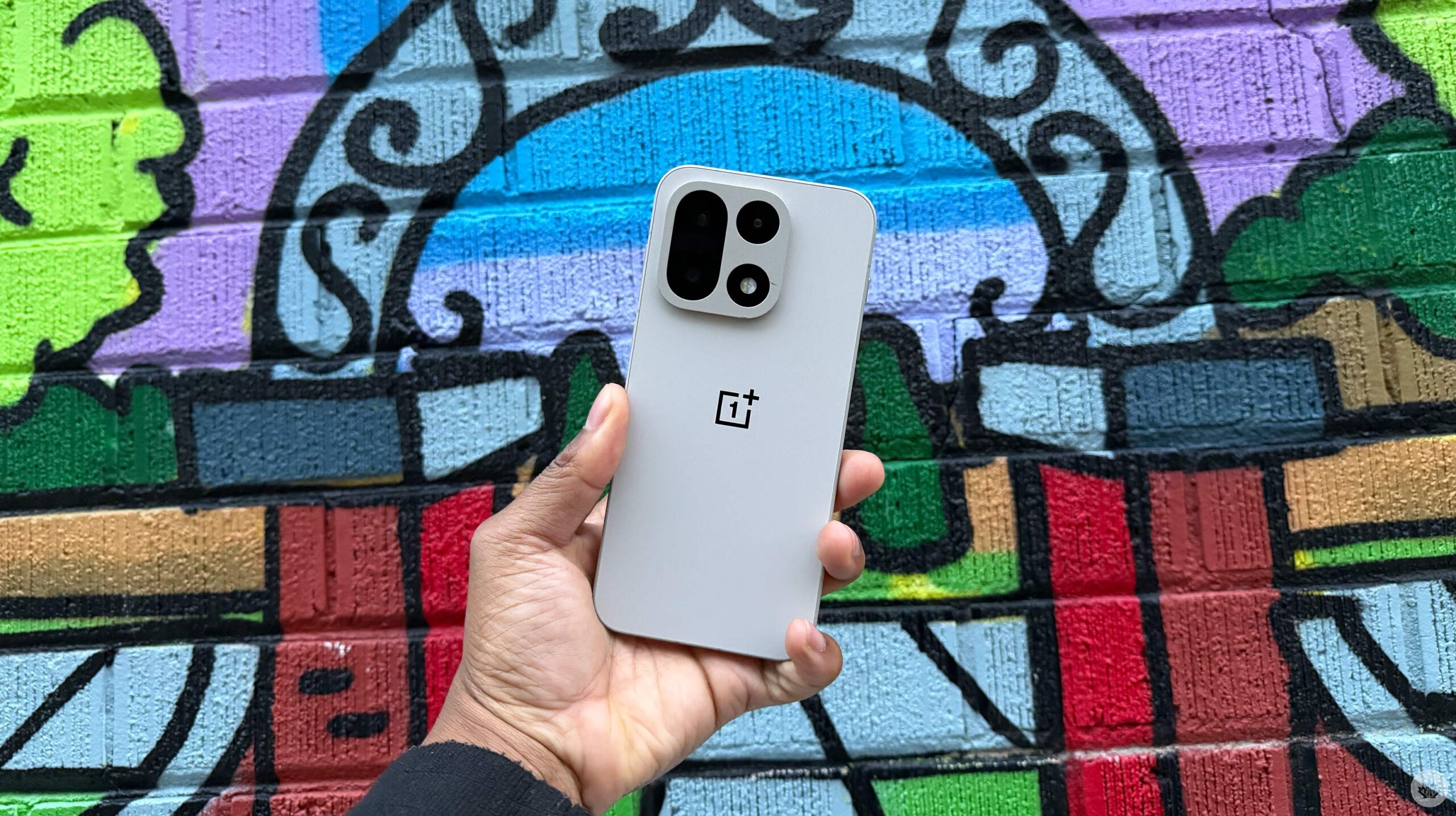 OnePlus 15 Canadian Review: It's worth it
