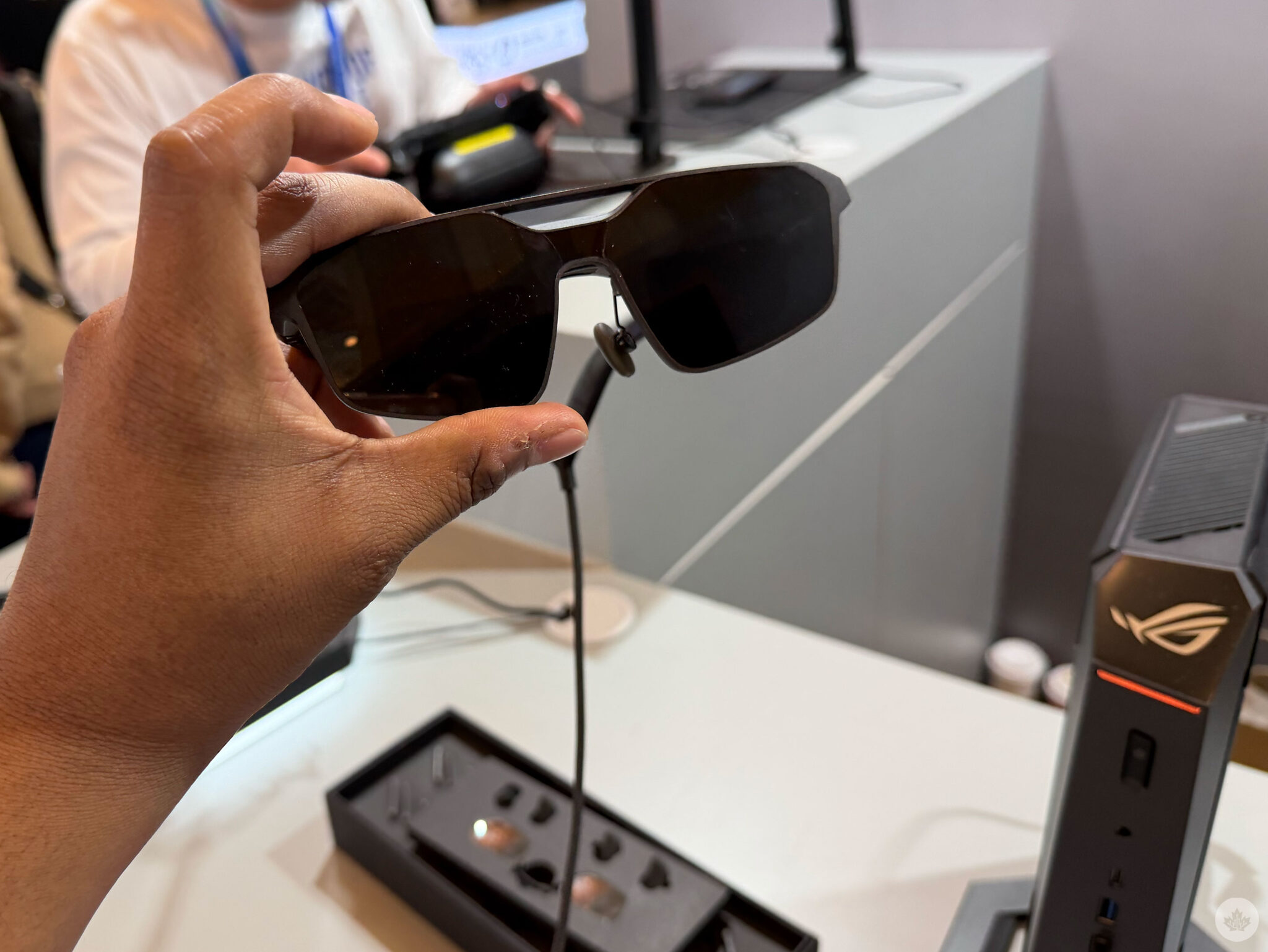 The ROG Xreal R1 glasses look snazzy and offer 240Hz virtual screen